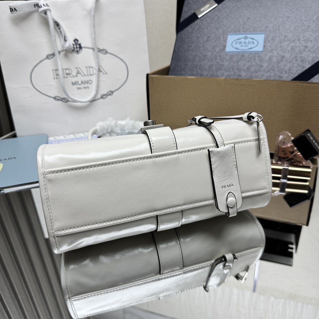 Prada Small push-lock Leather Tote Bag | white – Jersey Hollk